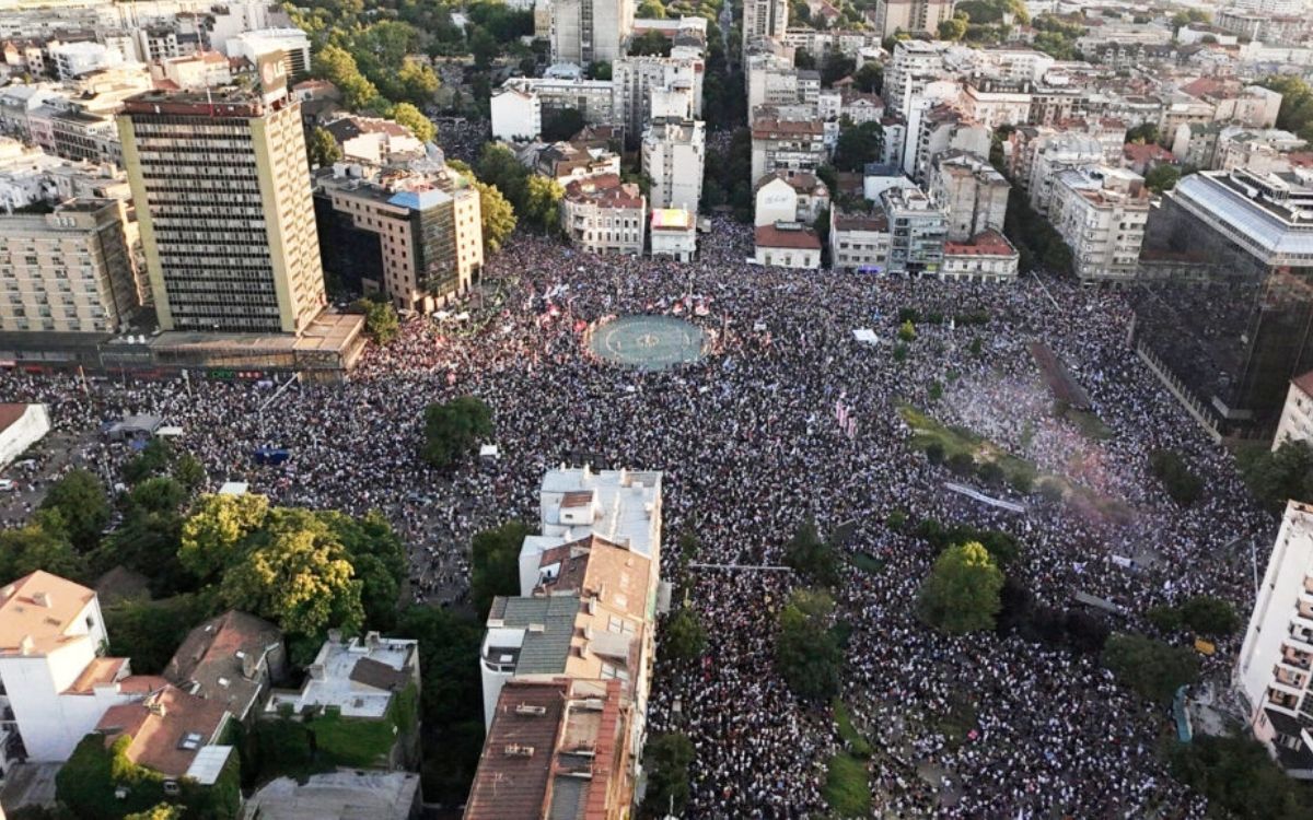 UNREAL SIGHT FROM A DRONE: See What the Vidovdan Protest at Slavija ...