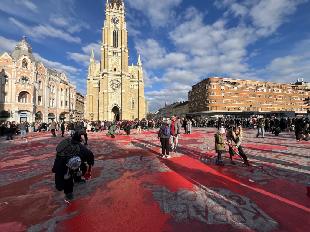 NOVI SAD CITY CENTER IN RED: Another protest held due to the collapse ...