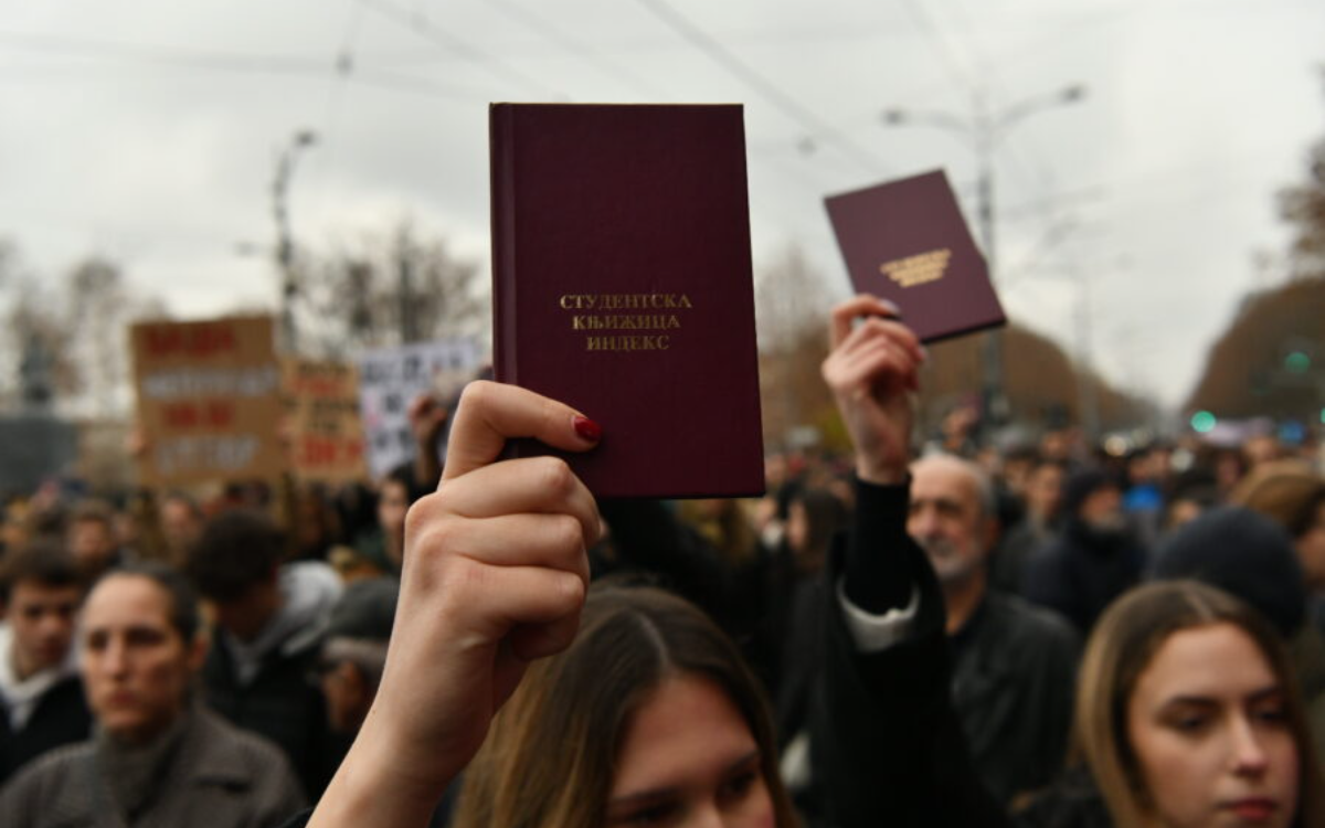 STUDENTS’ LARGEST ACTION TO DATE: Blocking Autokomanda for 24 hours ...
