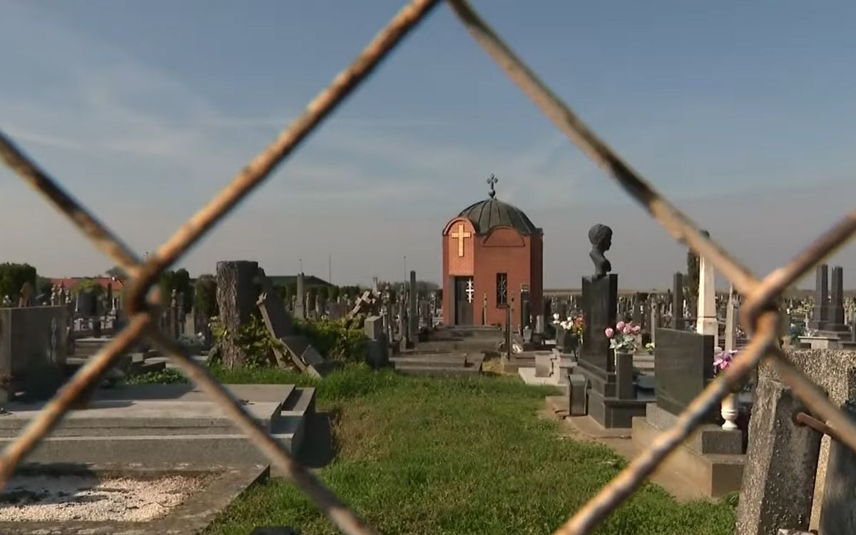 FINES UP TO 5,000 EUROS: Law on the removal of “offensive” Serbian ...