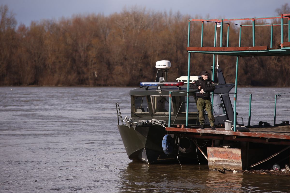 DISASTER IN PANČEVO: Oil from refinery spills into the Danube ...