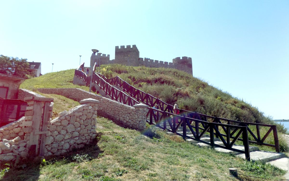 MALO MESTO PUNO ISTORIJE: Tvrđavu Ram su držali Kelti, Rimljani, Ugari ...