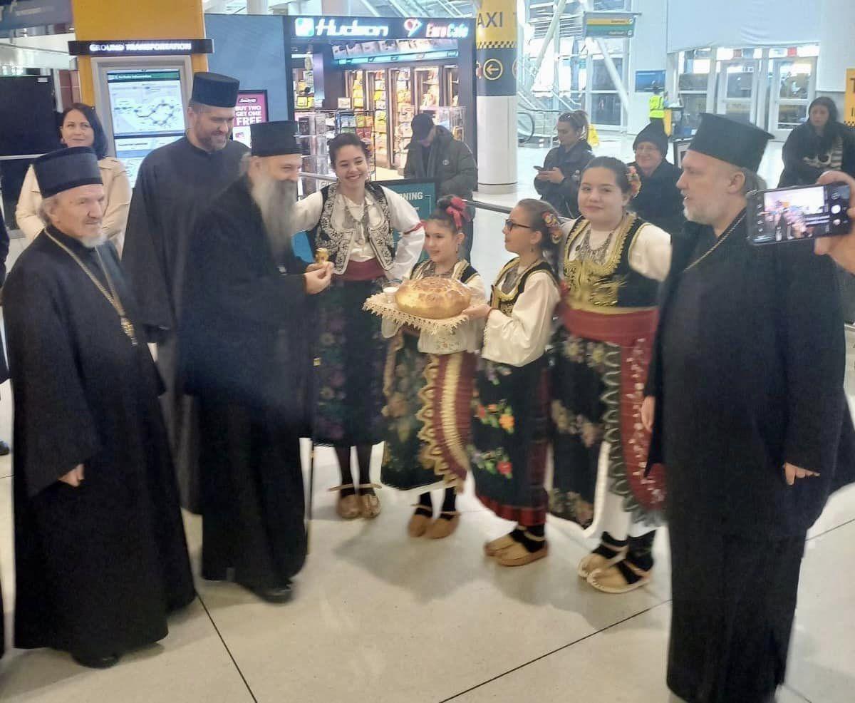 PATRIJARH GANUT DOČEKOM U NJUJORKU: Srpska deca u nošnjama ponudila ...