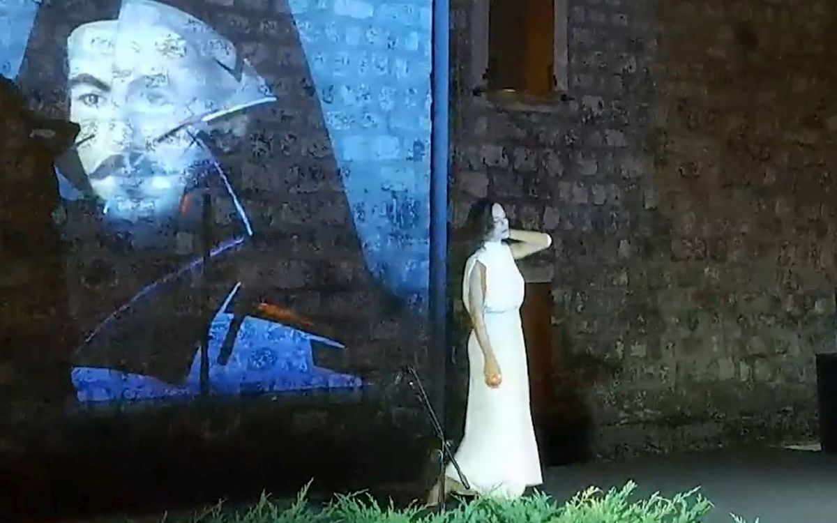 SKANDAL NA CETINJU: Za godišnjicu rođenja Njegoša doveli Severinu ...