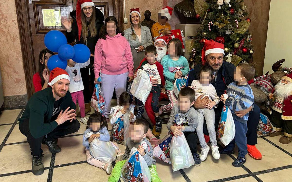 HUMANI GEST FRIZERA IZ BEOGRADA: Sa mušterijama sakupio paketiće i ...