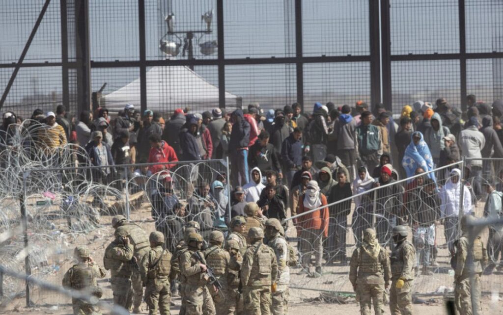 NEOBIČAN FENOMEN NA DUNAVU: Jato riba iskočilo pola metra iz vode ...