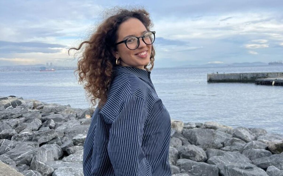 BUDUĆA SVETSKA UMETNICA: Una iz Niša postala stipendista prestižnog ...