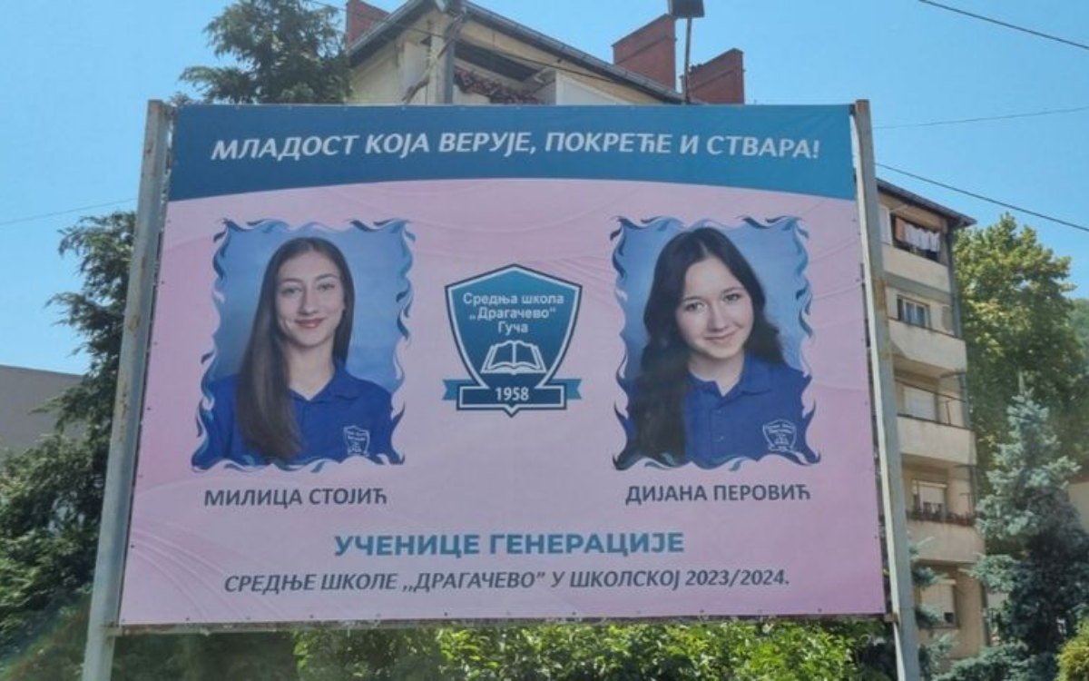 DIVAN PRIZOR IZNENADIO SRBIJU: Đaci generacije po prvi put na bilbordu ...