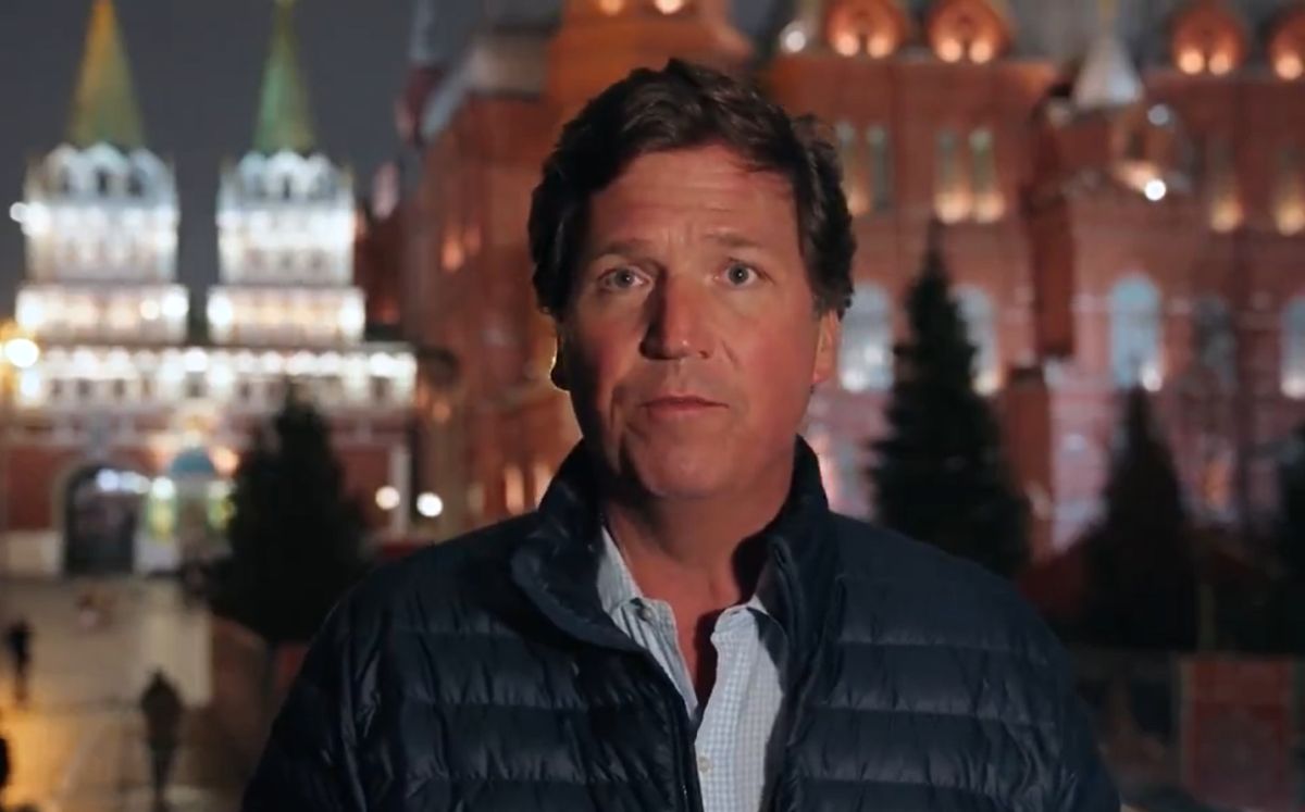 TAKER KARLSON SE VRATIO U RUSIJU: Evo sa kim ovog puta snima ...