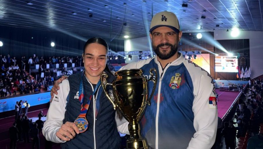 SRPSKE BOKSERKE SU ŠAMPIONKE EVROPE: Sara Ćirković i Sanja Mitić ...